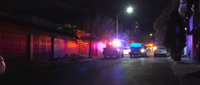 Sofocan incendio de basura en la vía publica en Monterrey - Ciudad de Noche