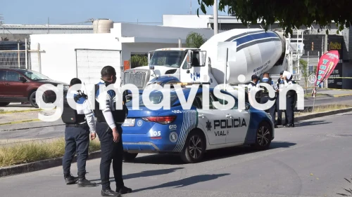 Muere joven arrollado por camión revolvedora en León, Guanajuato